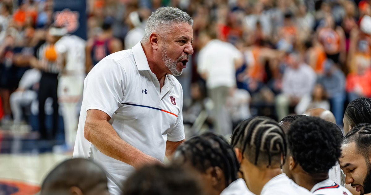 Bruce Pearl reacts to No. 1 Auburn's thrashing of Ole Miss