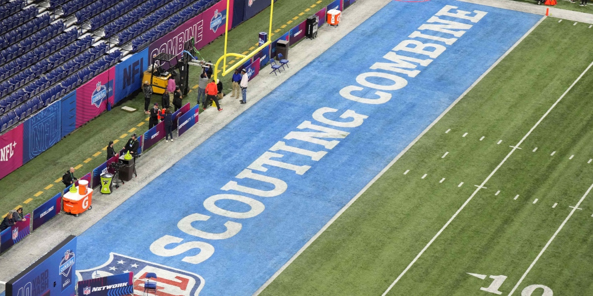 Impressionist Joey Mulinaro impersonates iconic NFL figures during ...