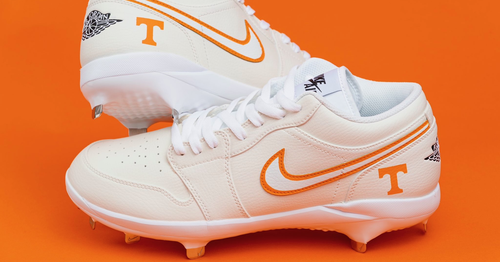 Former Tennessee Baseball stars gift Vols with Jordan cleats