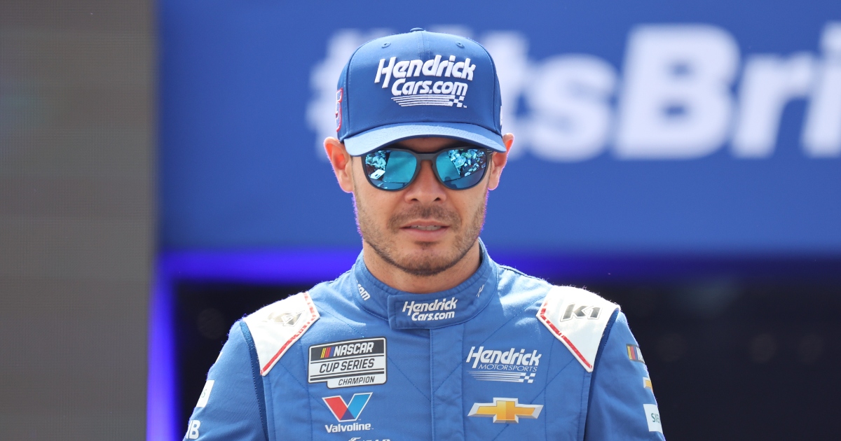 Kyle Larson breaks Chris Beuscher's heart at Kansas again, wins pole