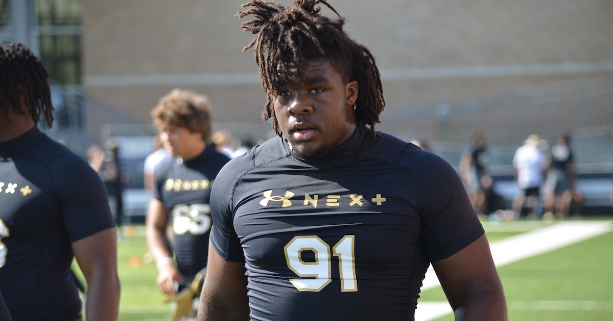 4-star DL Jalen Brewster enjoys energy out at SMU practice - On3