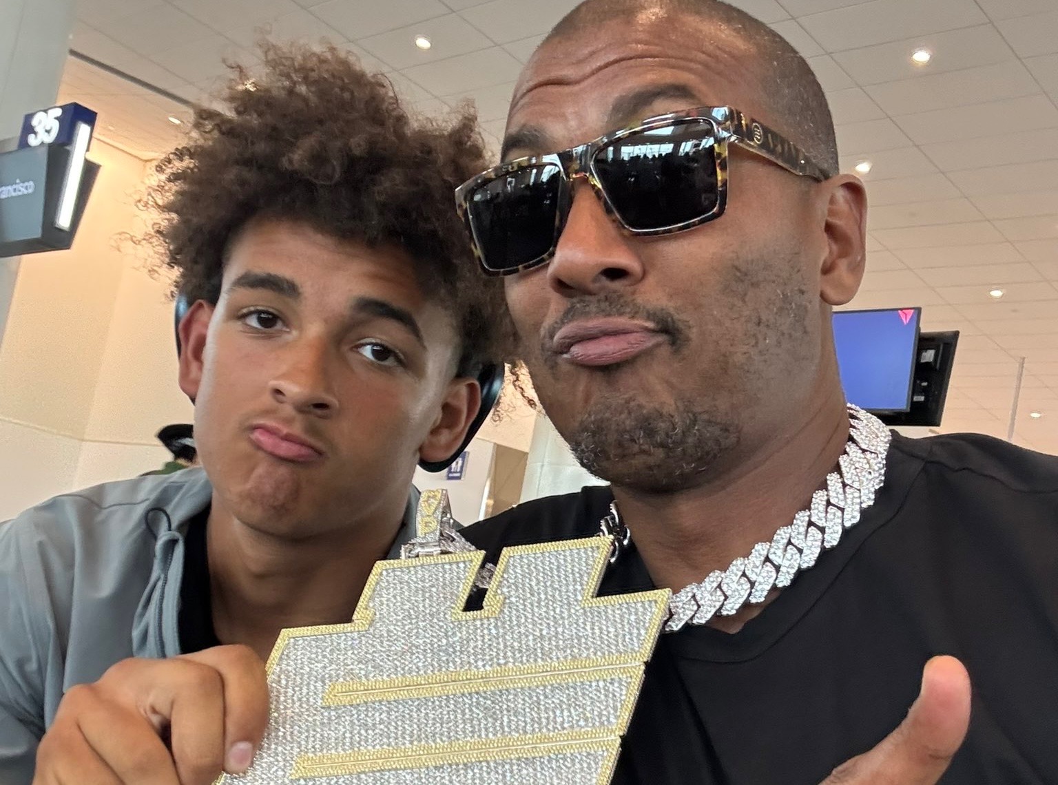 Former NBA'er Raja Bell shouts out son for winning Elite11 - On3