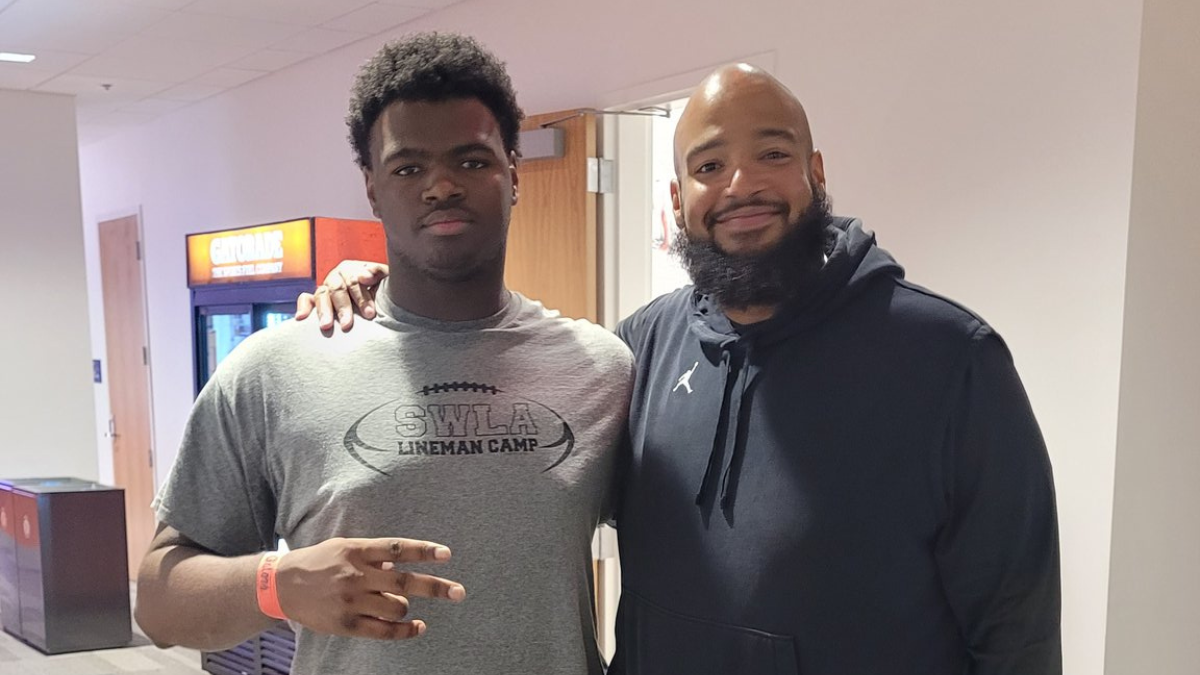 Elite OL Albert Simien in 'constant communication' with Florida