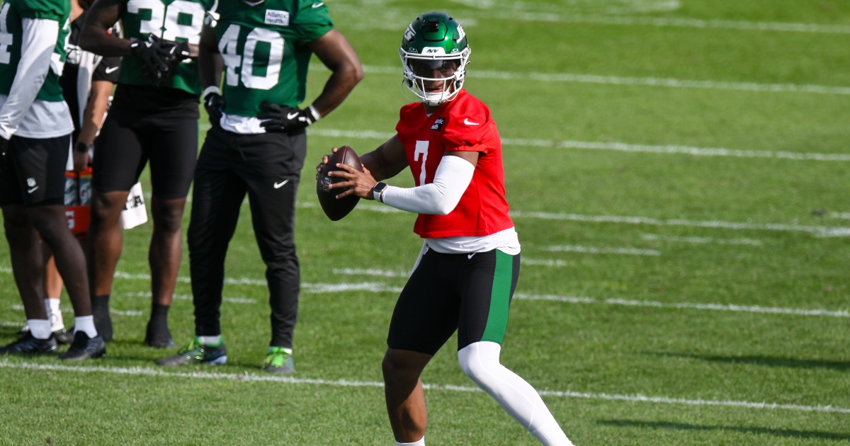 Justin Fields injury update: Jets QB 'up and down as a passer' ahead of preseason opener - On3