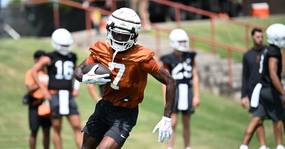 Texas football's pass catching depth chart is beginning to take shape - On3