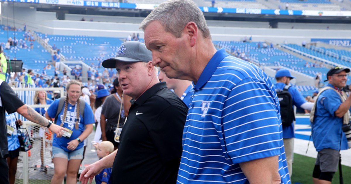 Mark Stoops shoots down reports that Kentucky Football is being ...