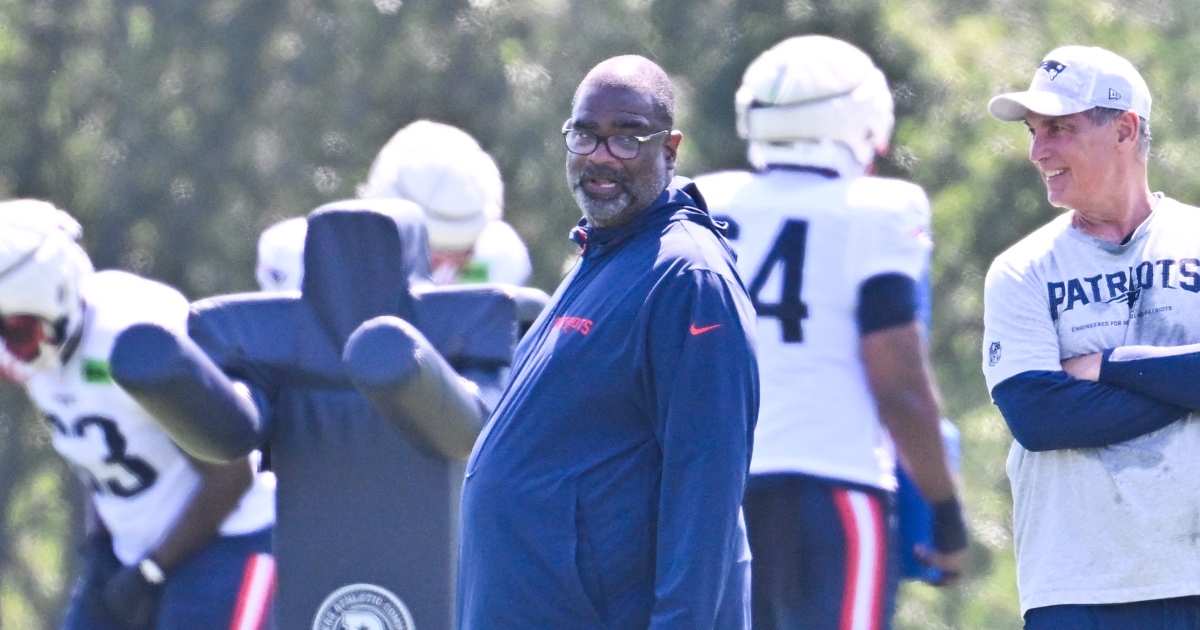 Patriots defensive coordinator Terrell Williams collapsed on sideline ...