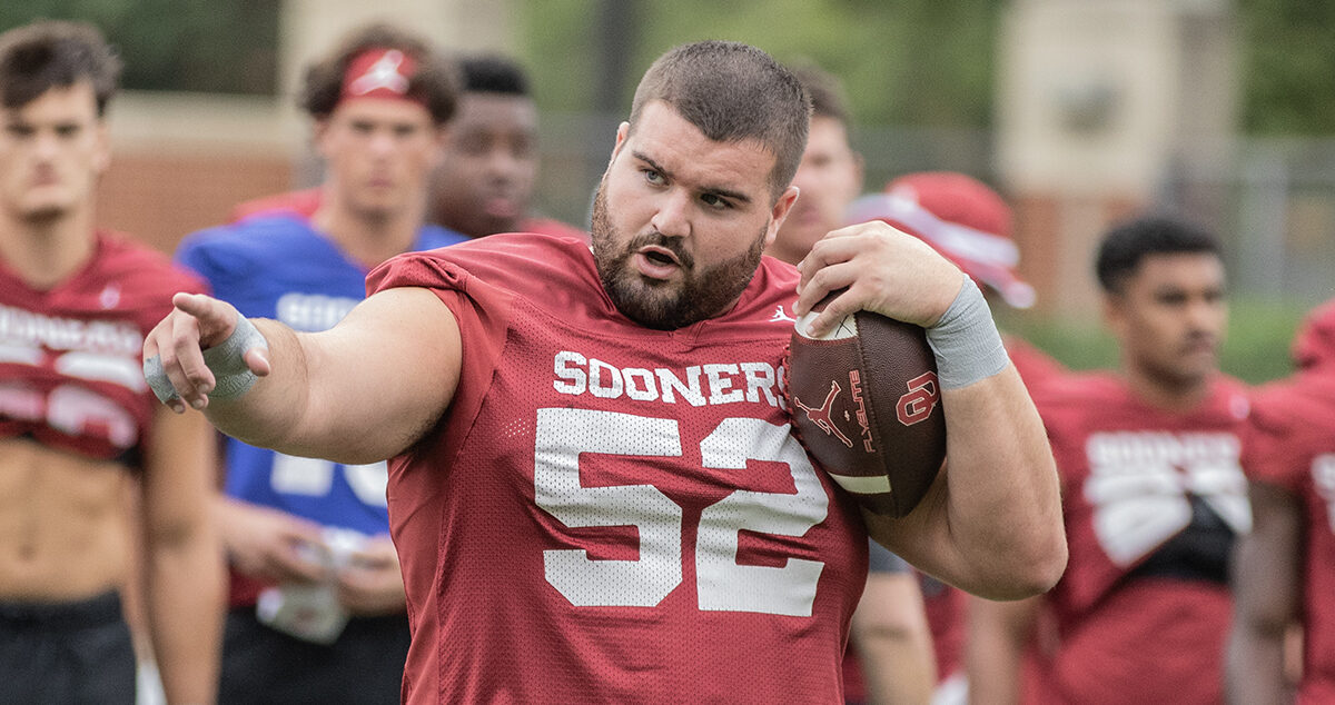 OU center Troy Everett suffers season-ending knee injury