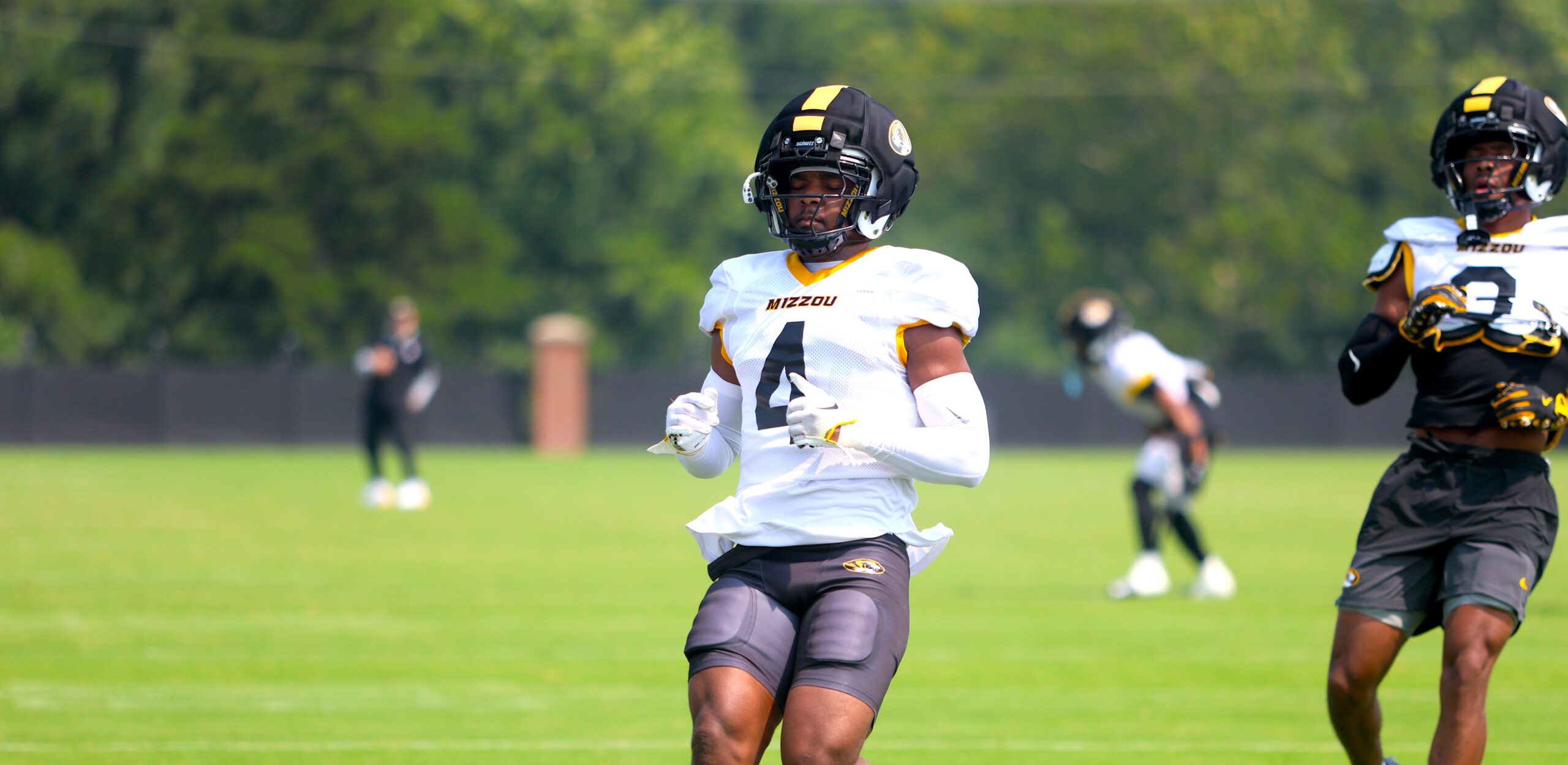 Who stood out to Mizzou players at the first scrimmage? - On3