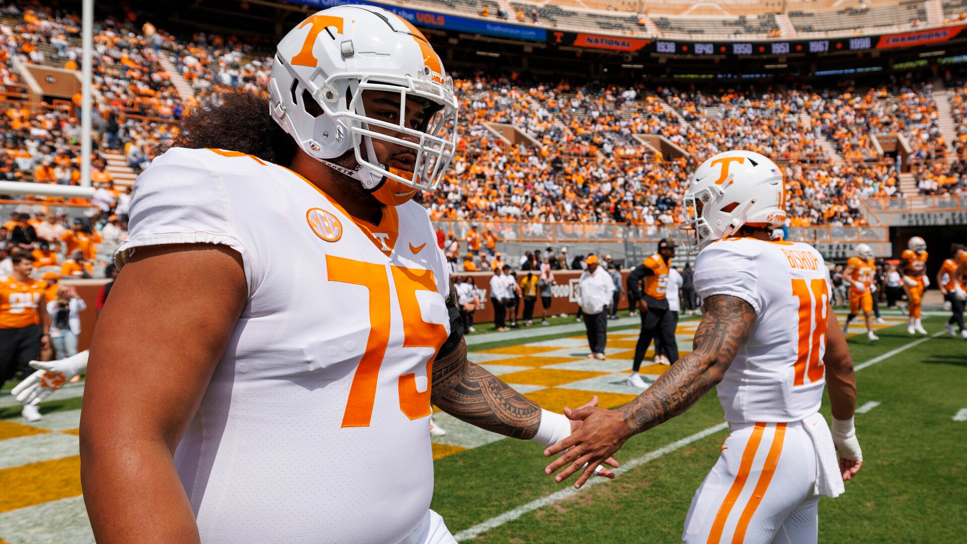 Low-key Wendall Moe established on Tennessee's offensive front