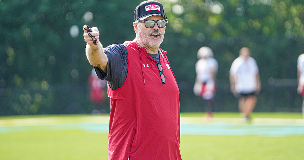 Jeff Grimes Brings a Mix of Physicality, Flare to Wisconsin Offense