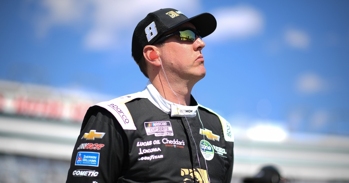 Kyle Busch makes mistake on pit road, hit with costly penalty at Richmond