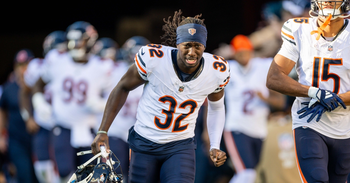 Terell Smith injury update: Bears CB carted off after scary non-contact fall - On3