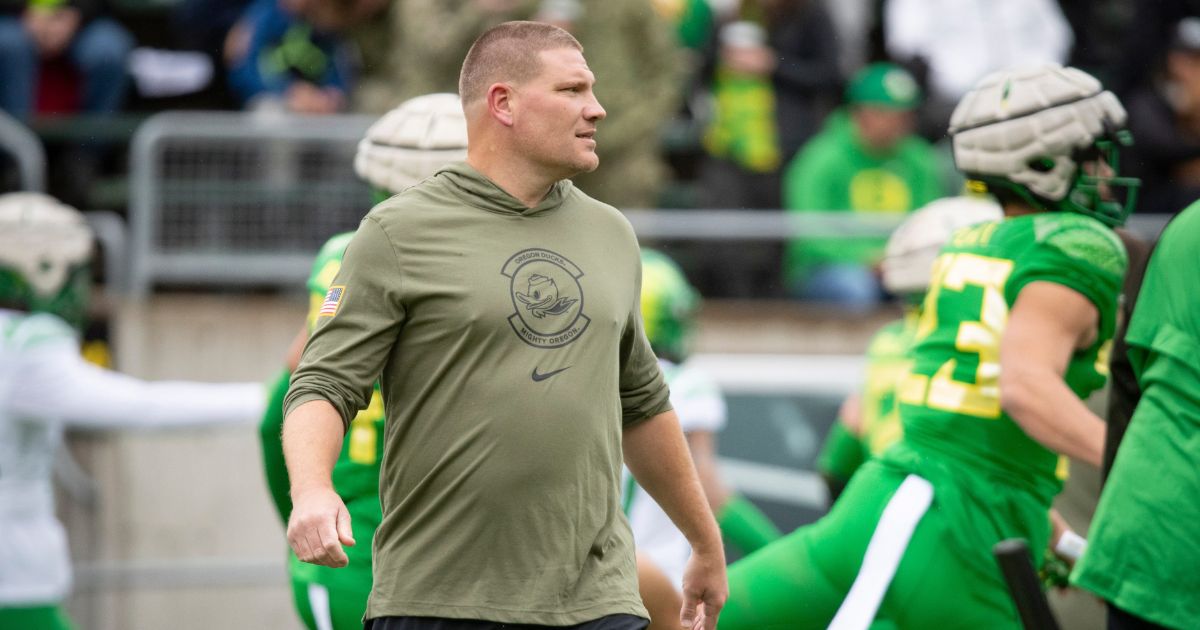 Latest on Oregon's Coordinators Linked to Head Coaching Jobs - On3
