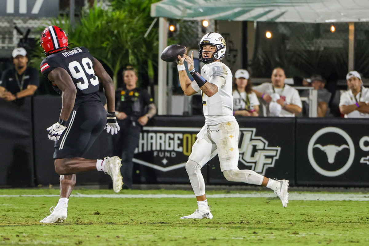 Tayven Jackson leads UCF to comeback win in debut