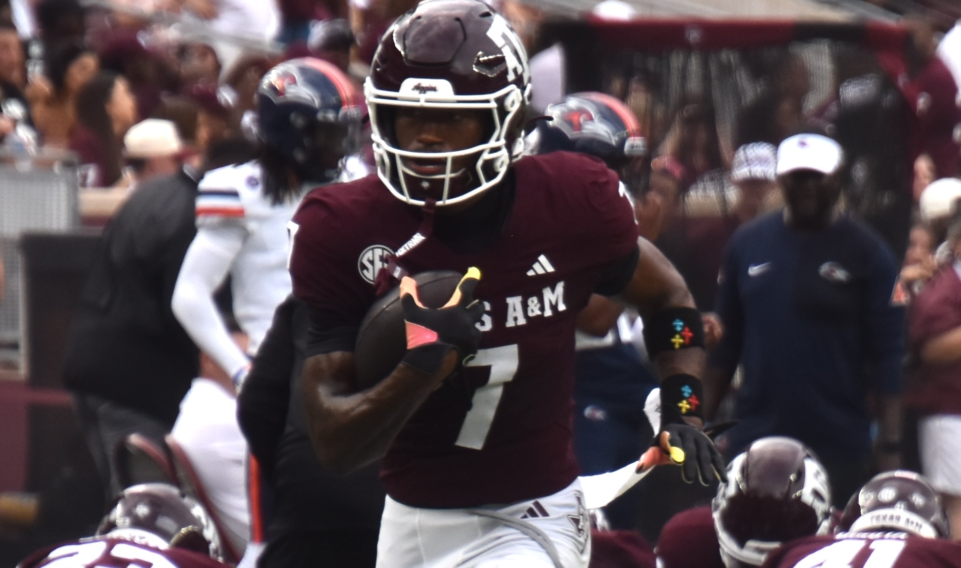 New acquisitions lead Aggies past UTSA, 42-24 - On3