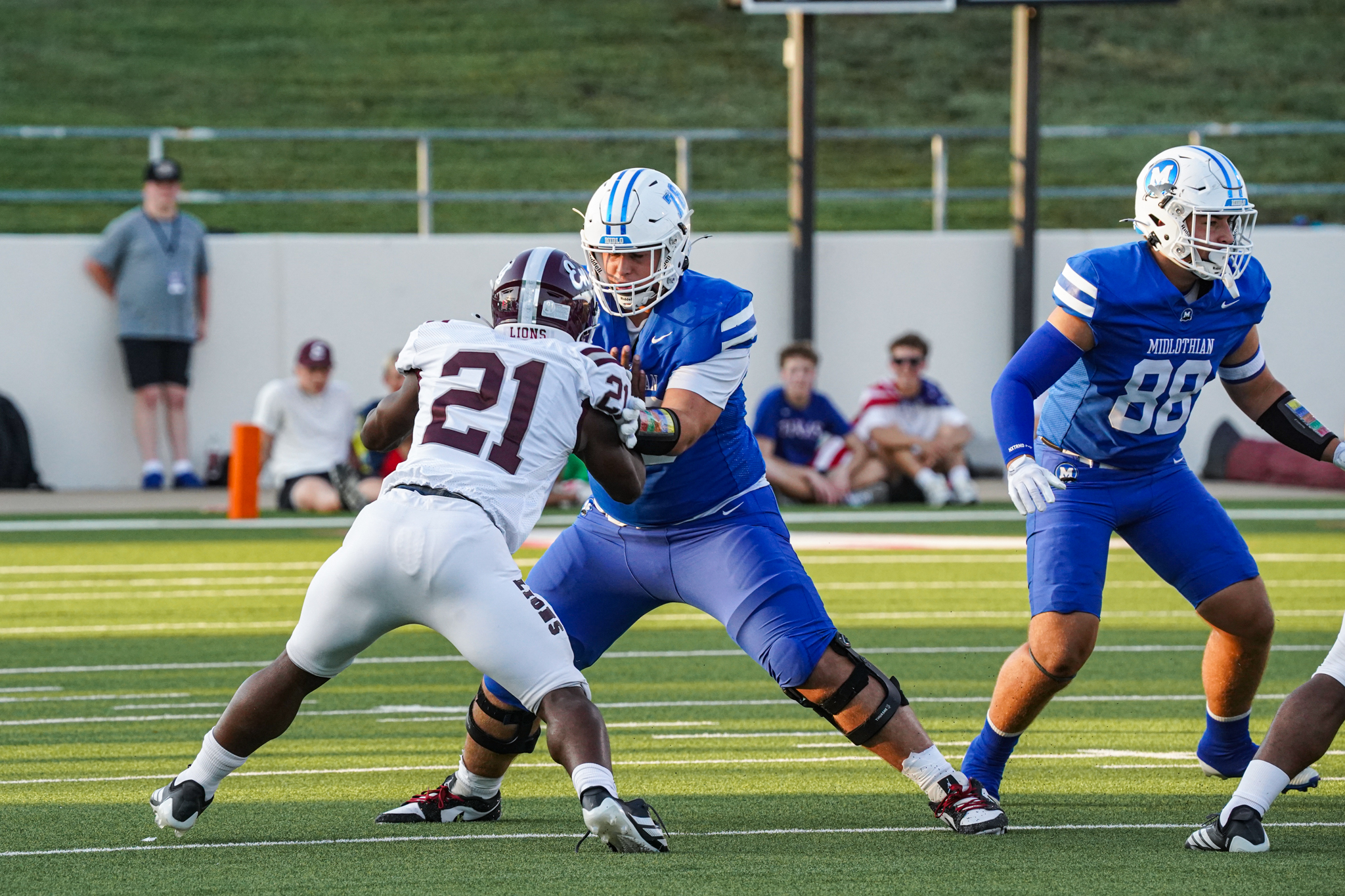 Oklahoma OL commit Noah Best putting his recruiting hat on