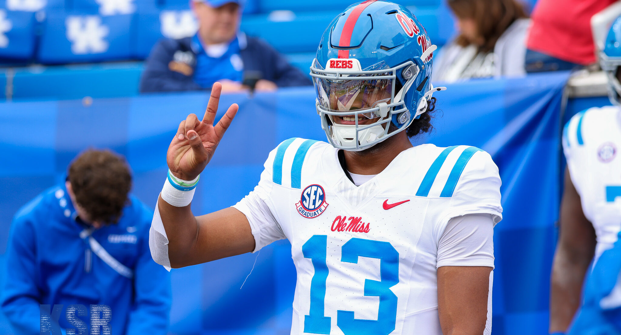 Austin Simmons commits to Missouri out of NCAA Transfer Portal - On3