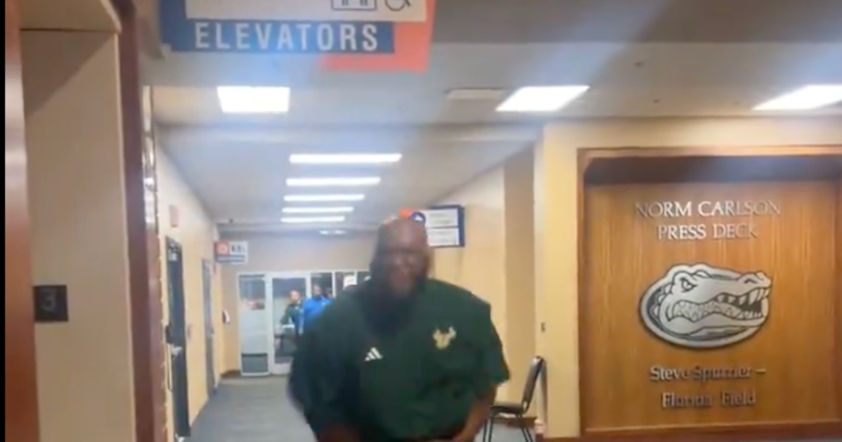 USF coaches erupt in celebration, run past Florida coaches in press box ...