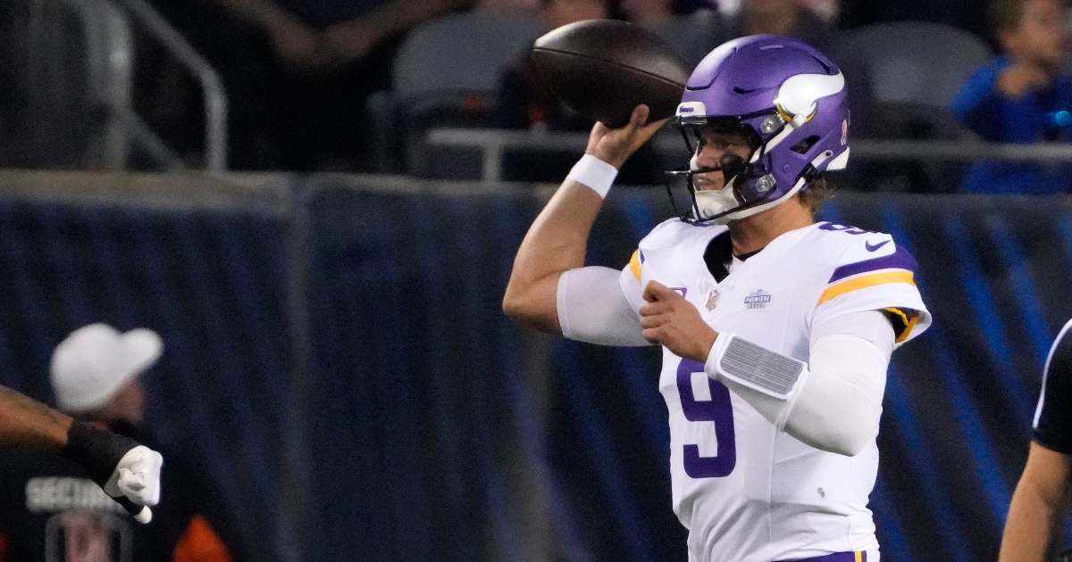 Peyton, Eli Manning critique JJ McCarthy pick-six vs. Bears