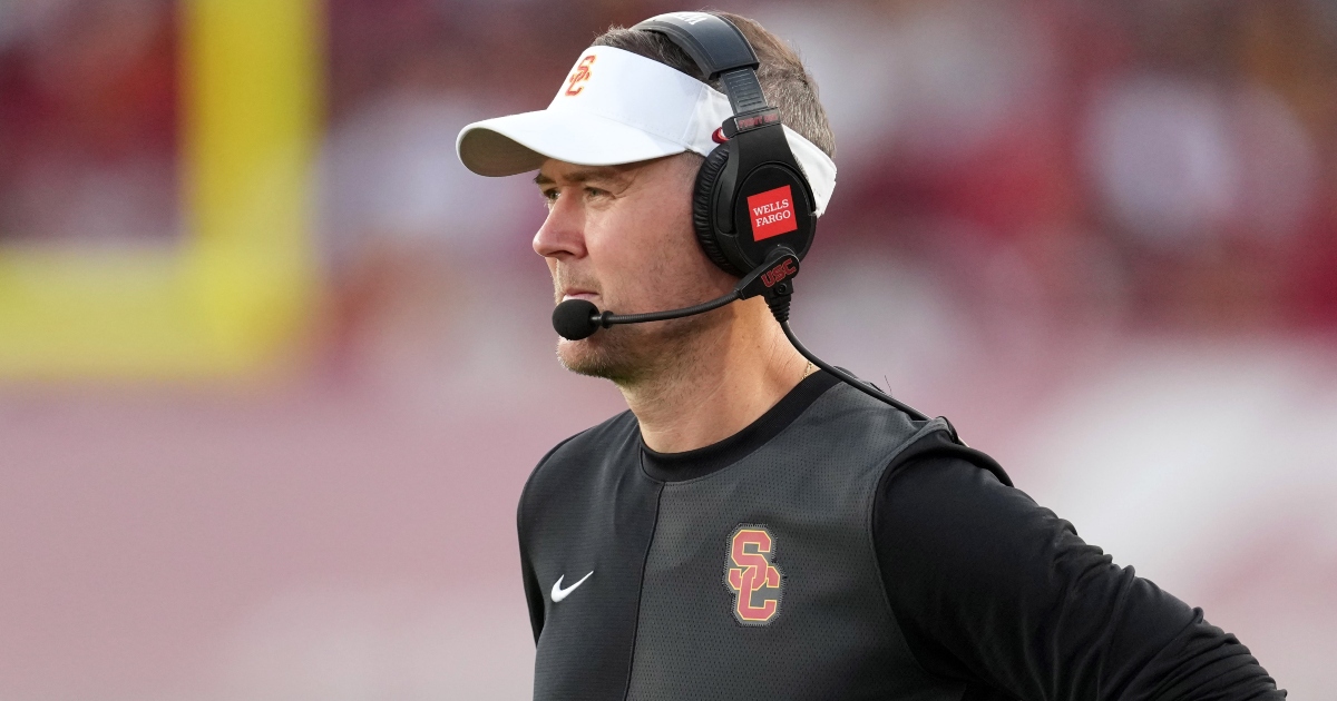 Lincoln Riley reveals how USC coaches handle late kickoffs - On3