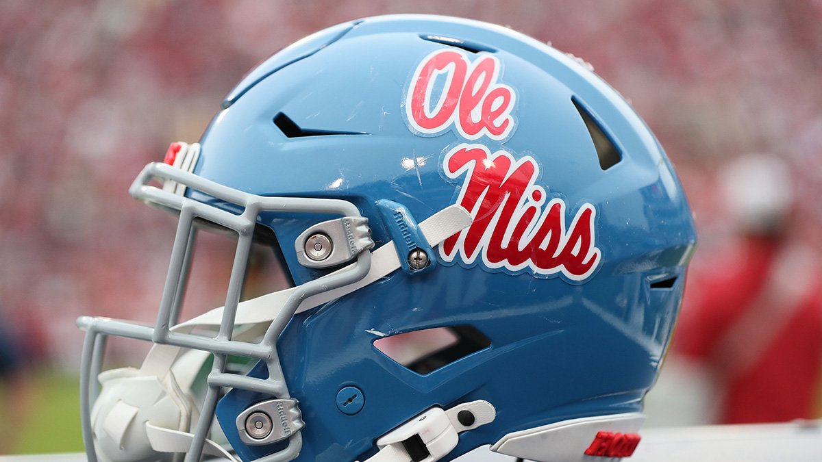 Ole Miss OL Delano Townsend plans to enter NCAA transfer portal - On3