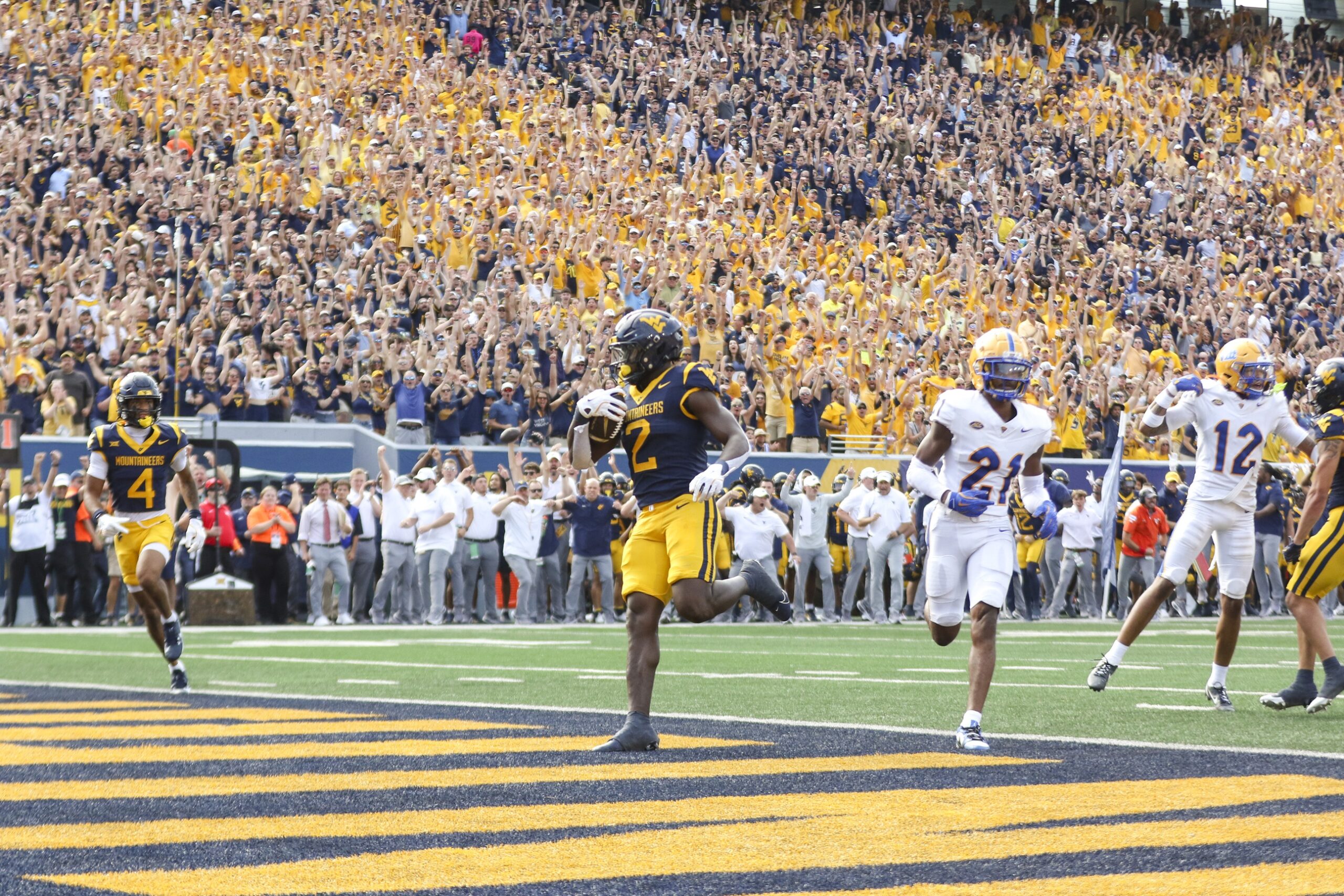 West Virginia beats Pittsburgh 31-24 in the Backyard Brawl - On3