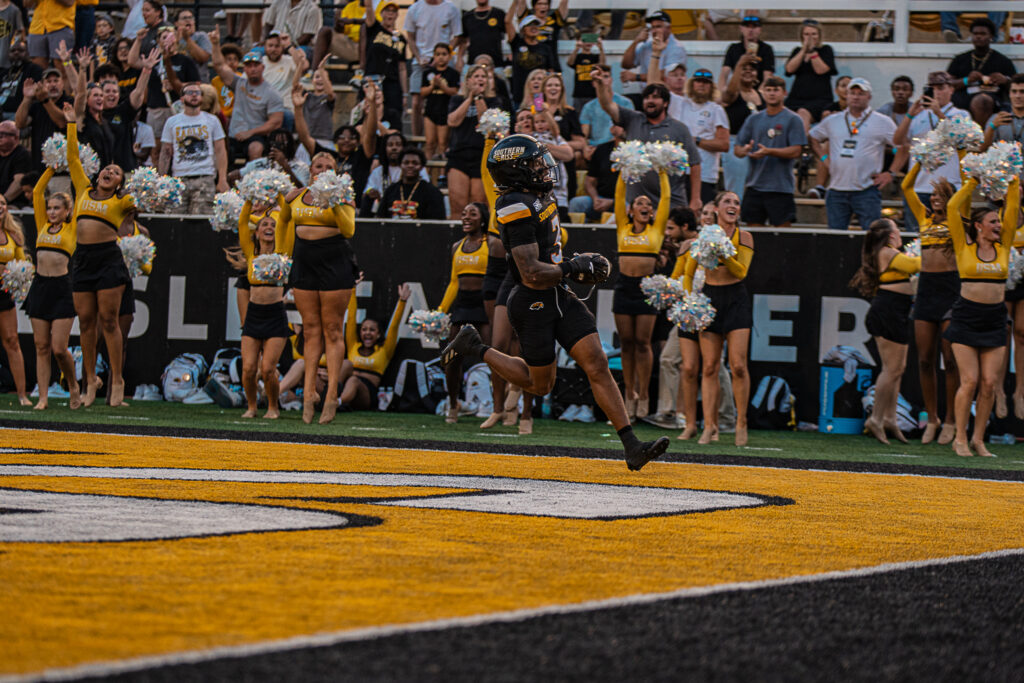 USM takes advantage of mistakes and dominates the second half in 38-22 ...