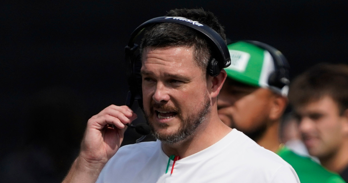 Dan Lanning explains the importance of honoring Phil Knight with new ...