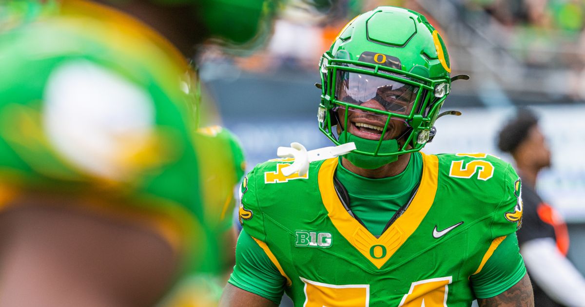 Jerry Mixon Talks Oregon State Rivalry: "They're our little bros"