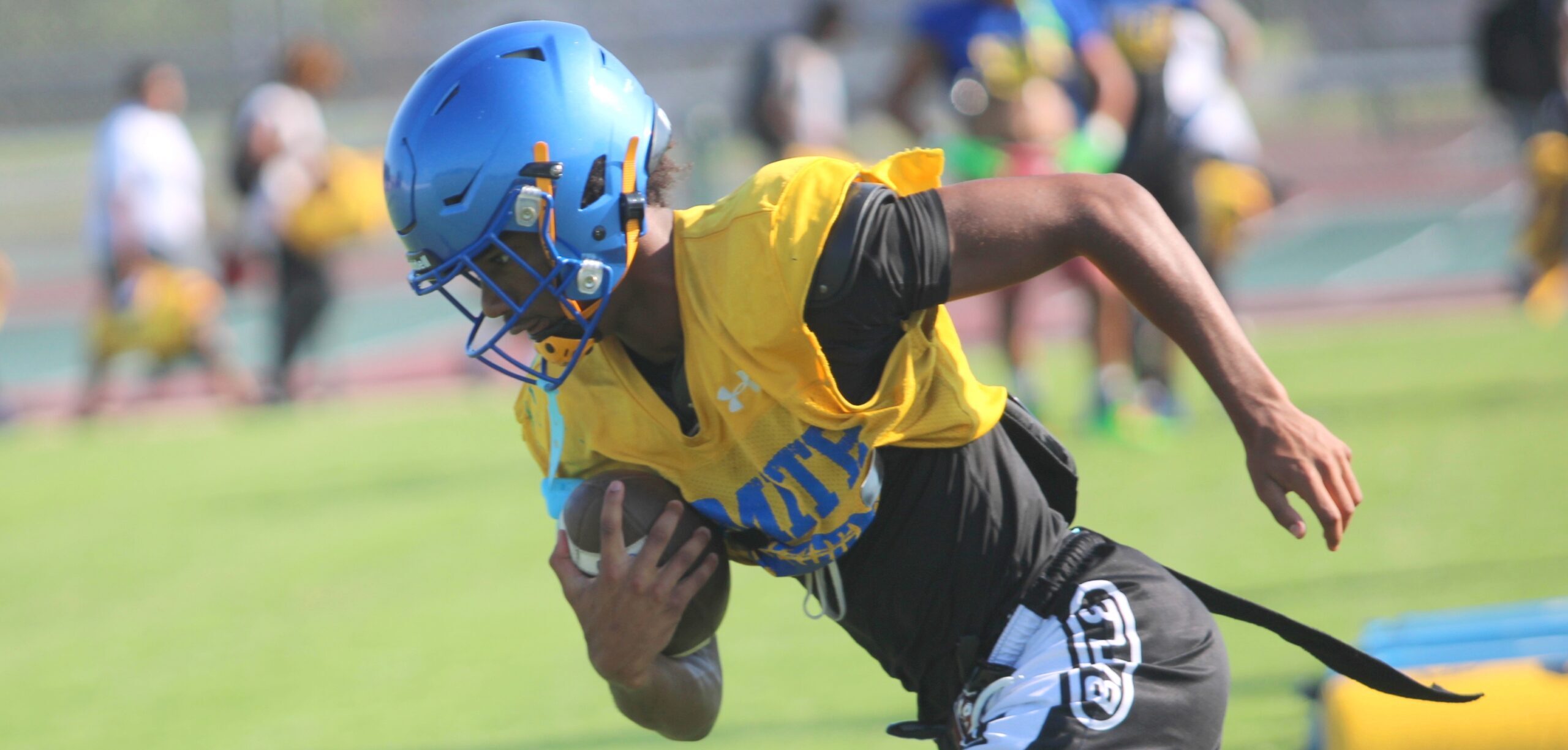 Travis Johnson catches three TDs in big win for Oscar Smith (Va.)
