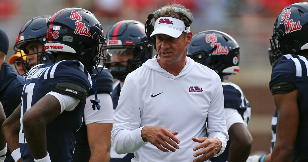 Lane Kiffin throws alley oop to Deuce Alexander on Ole Miss touchdown ...