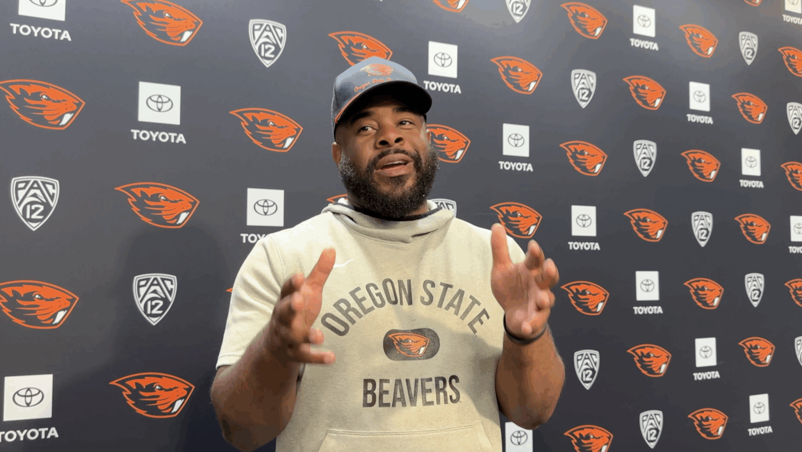 WATCH: Oregon State Football Previews Houston & MORE
