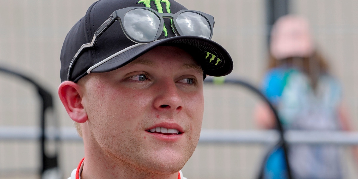 Dale Earnhardt Jr. reacts to Denny Hamlin sending 'message' spinning ...