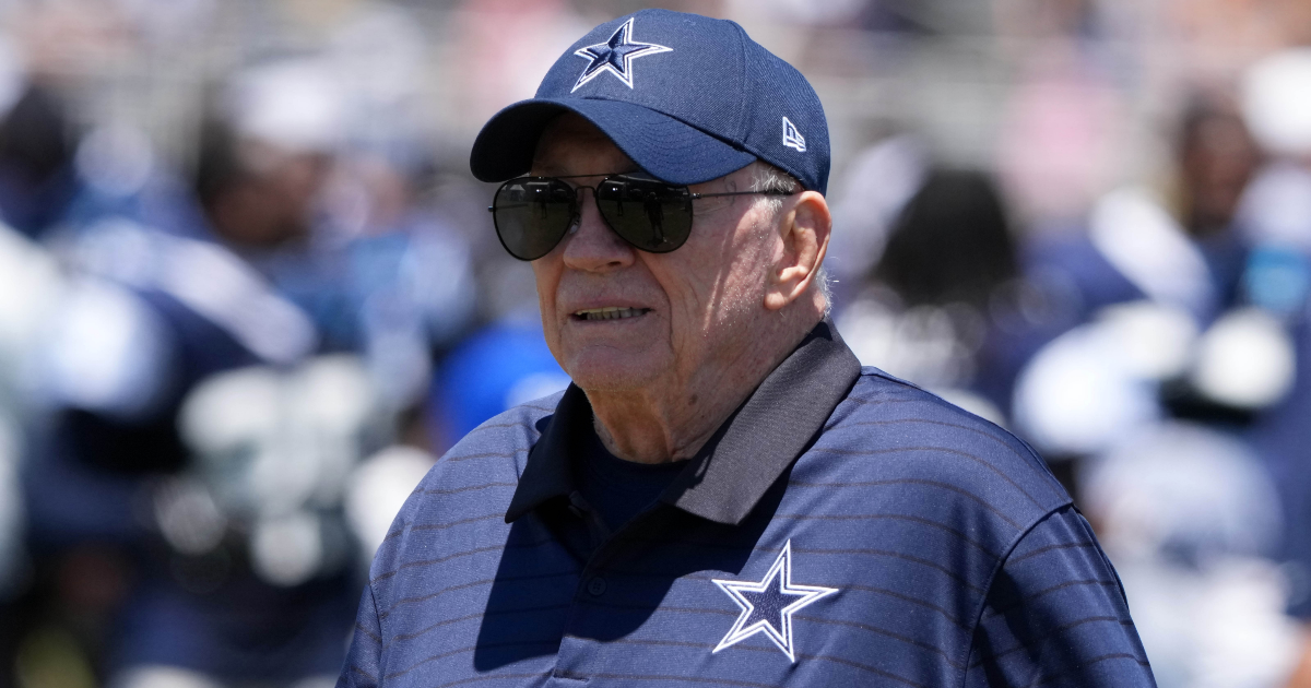 Cowboys owner Jerry Jones reacts to tie with Micah Parsons, Packers - On3