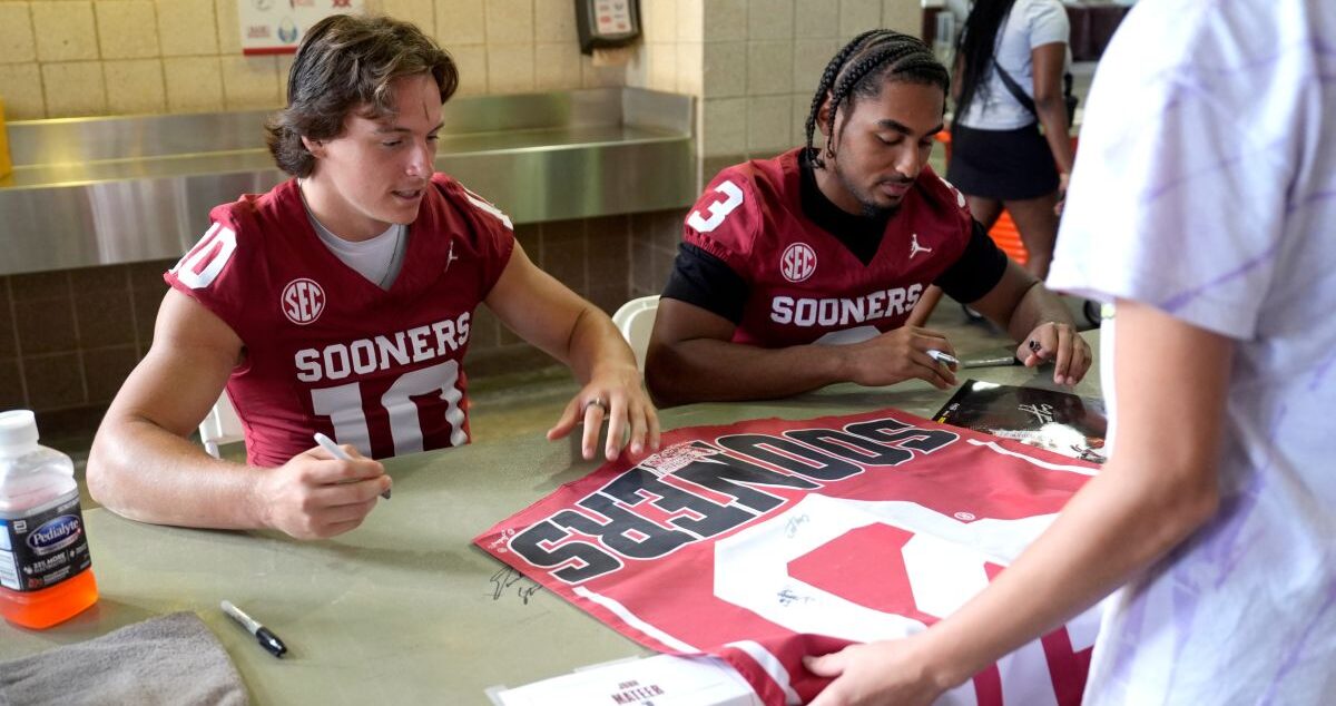 Why OU has ideal QB situation with John Mateer, Michael Hawkins