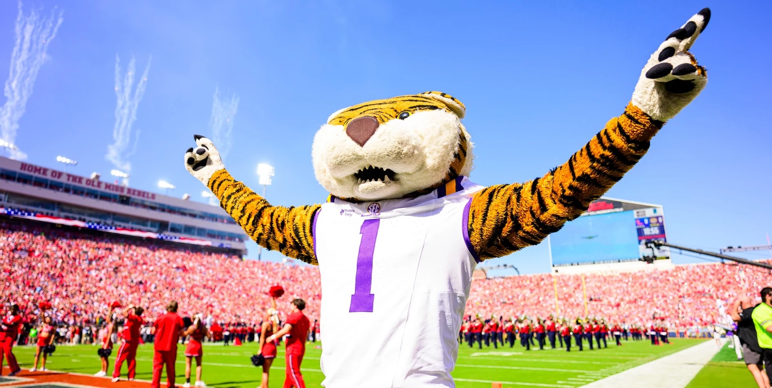 LSU moves up in latest AP Poll after bye week - On3