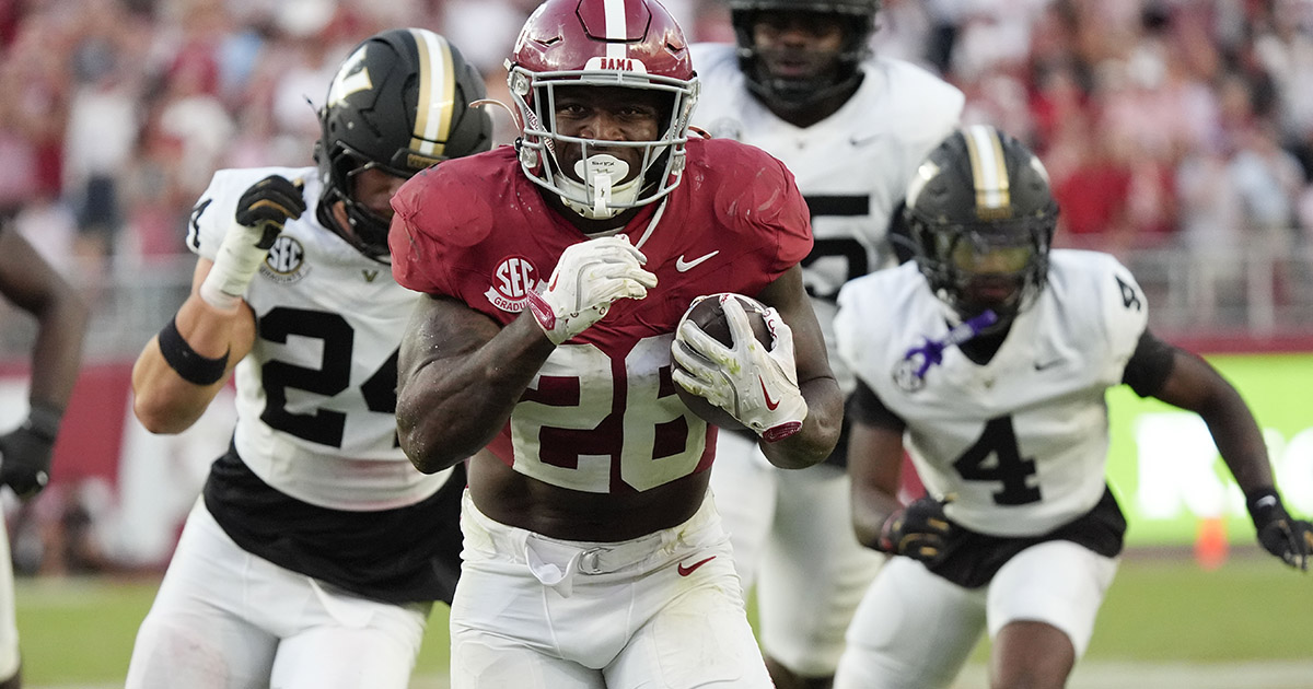 Jam Miller injury update: Alabama RB taken to locker room after big hit ...