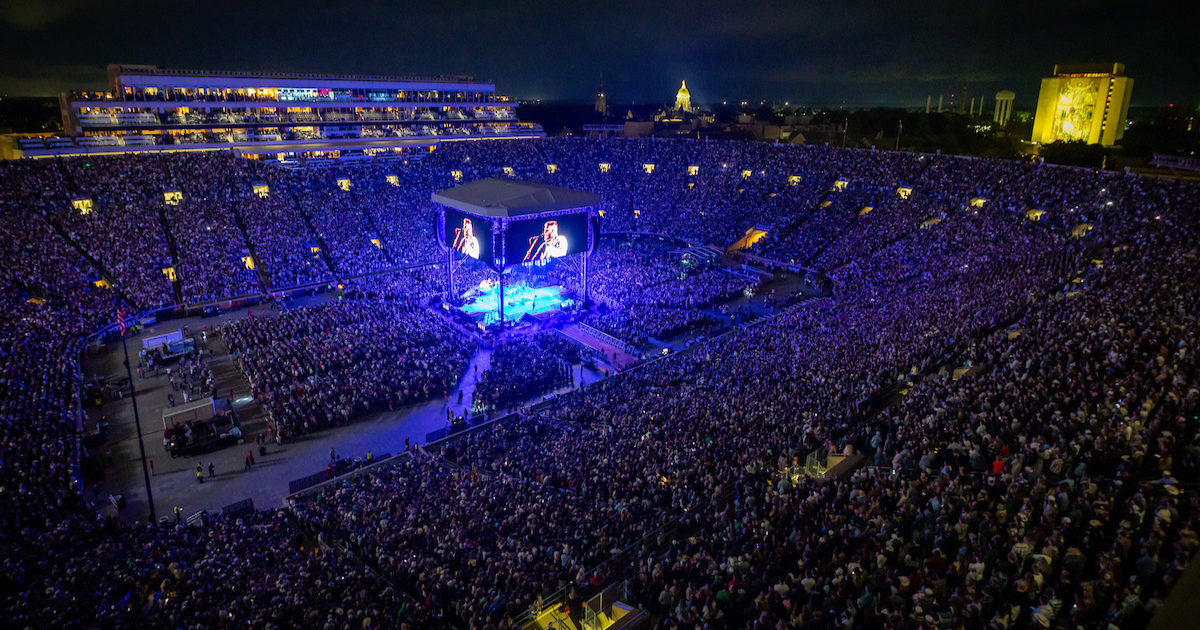Country music star Luke Combs to hold concert at Notre Dame Stadium in 2026