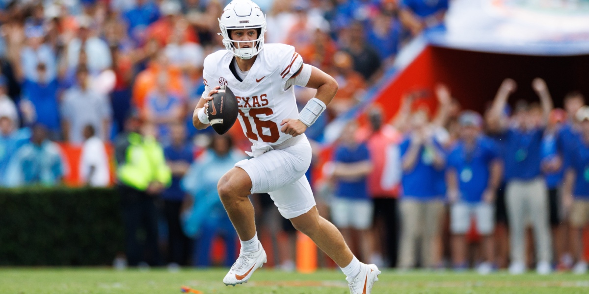 'It's get open': Arch Manning has a unique ability to throw on the move ...