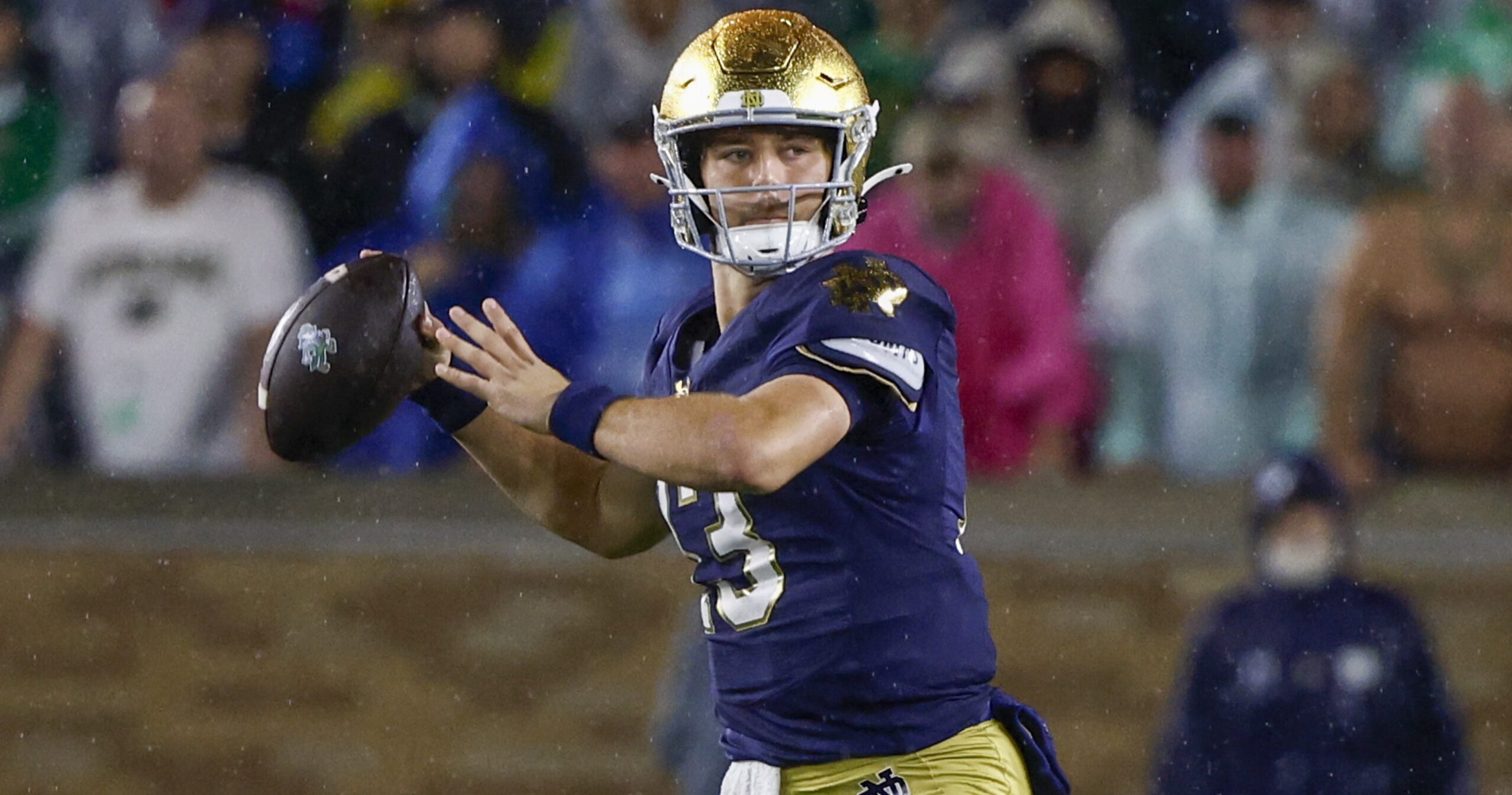 Live updates: Navy Midshipmen vs. No. 10 Notre Dame football