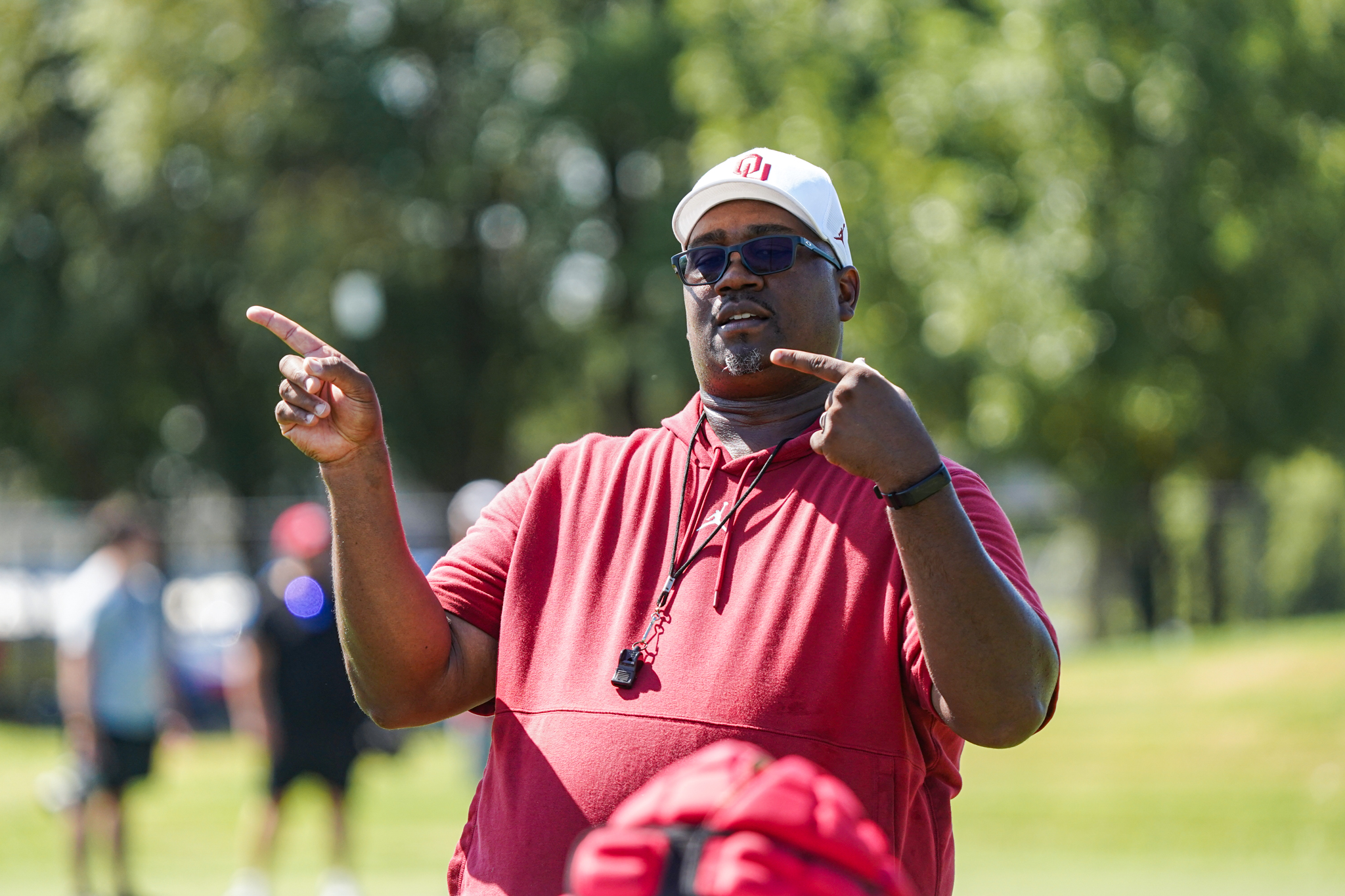 Bates, Oklahoma battling a familiar foe in a blue-chip recruitment - On3