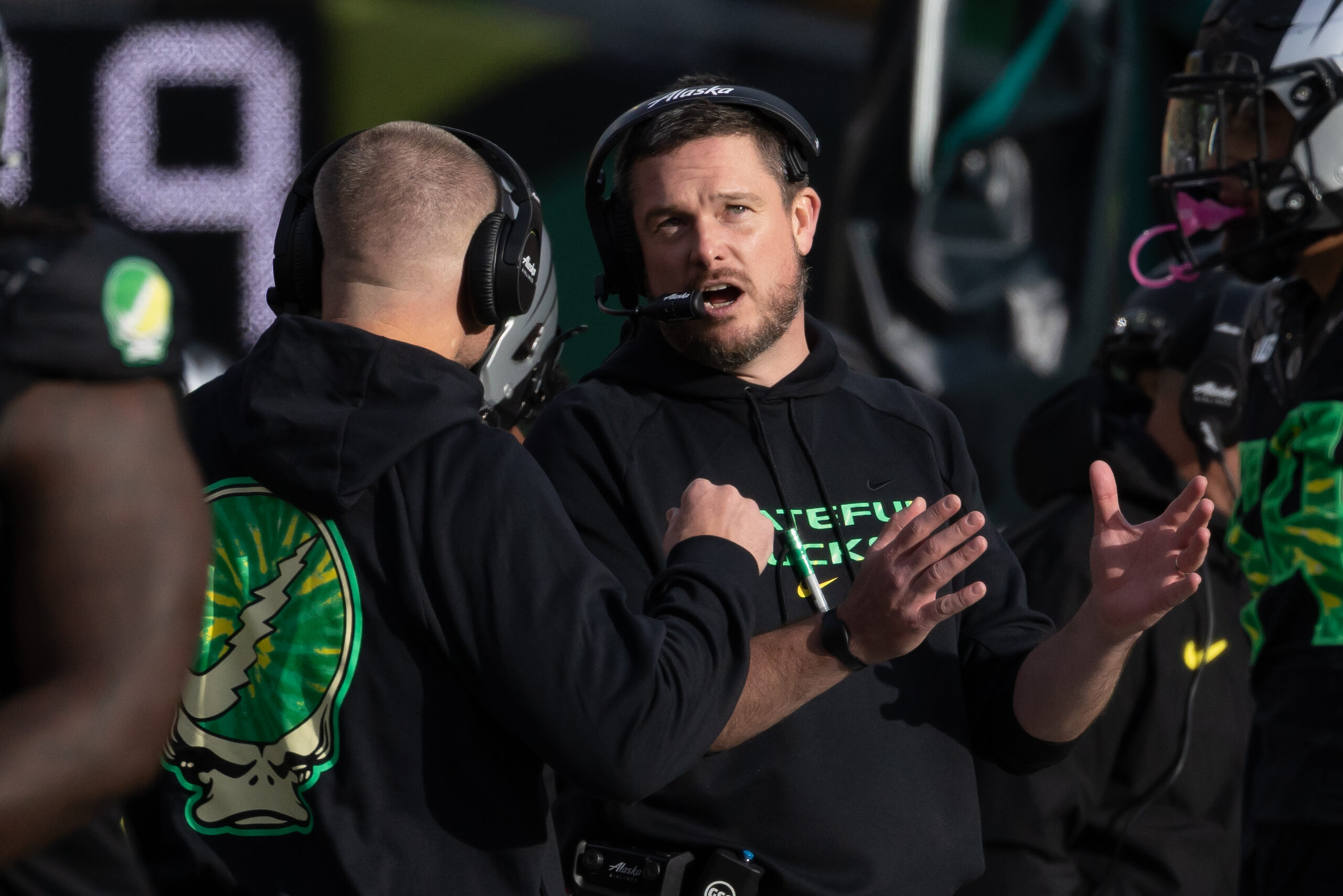 Dan Lanning Talks About Oregon's Slow Start and Decision to Play Brock ...