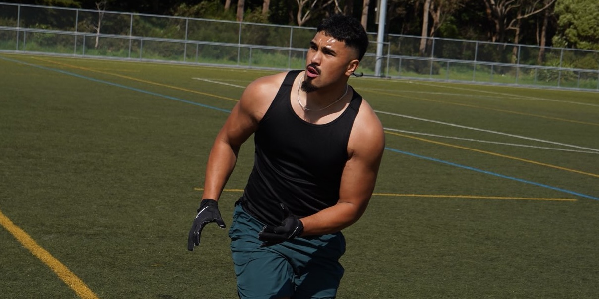 Former pro basketball player turned TE recruit Nathaniel Salmon has top ...