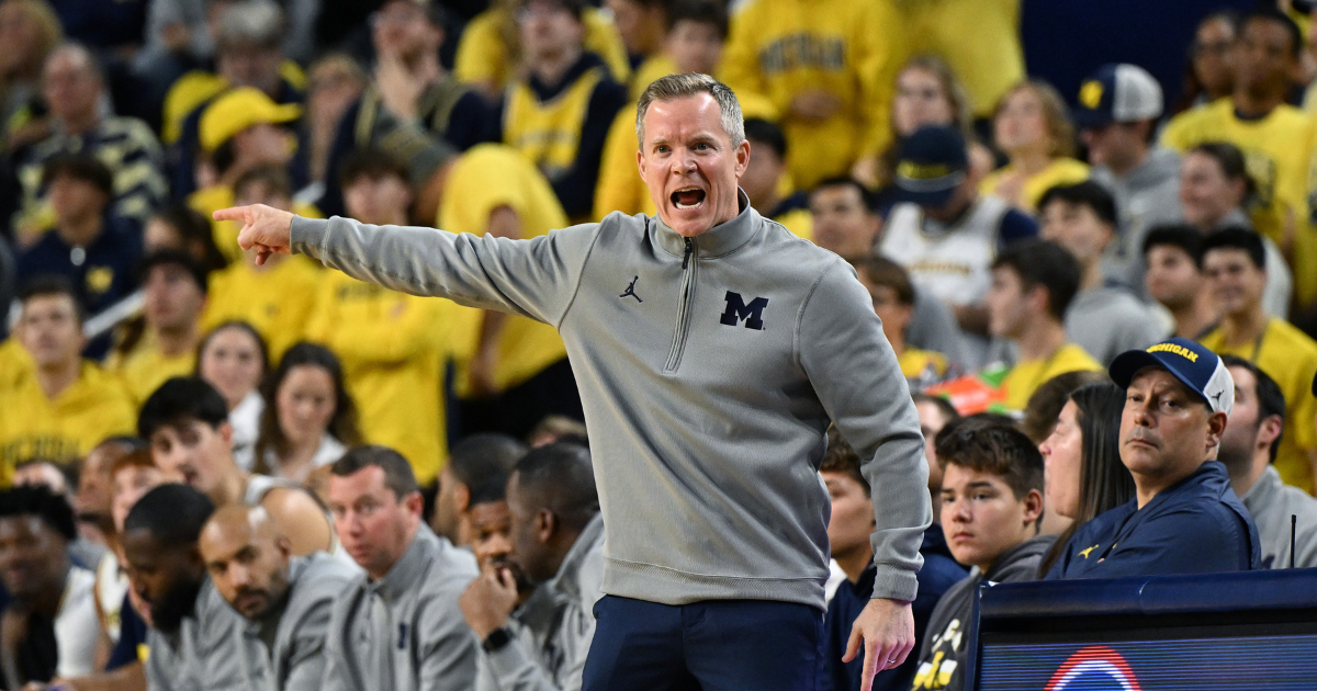 Michigan basketball gets first-place vote, moves up in AP poll