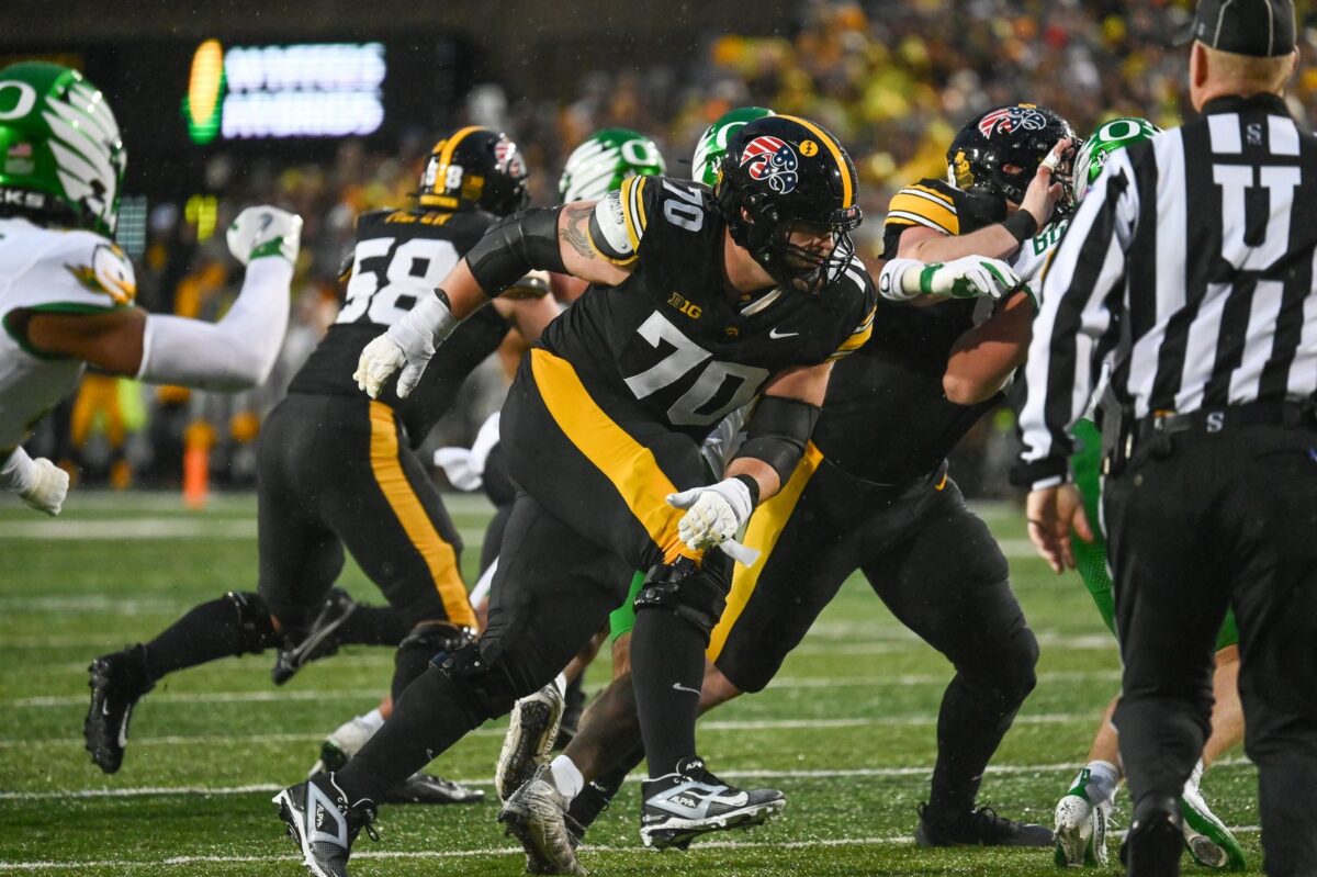 PFF Grades - Iowa offense vs. #9 Oregon - On3
