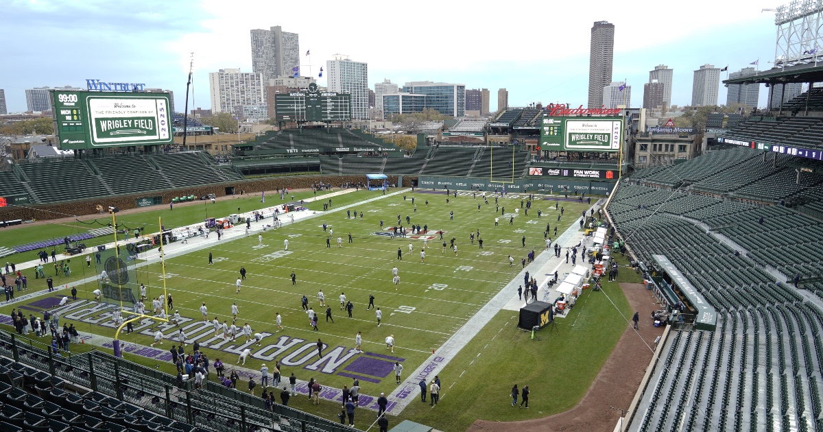Northwestern trolls, Rick Rolls Michigan at Wrigley Field during 'Mr ...