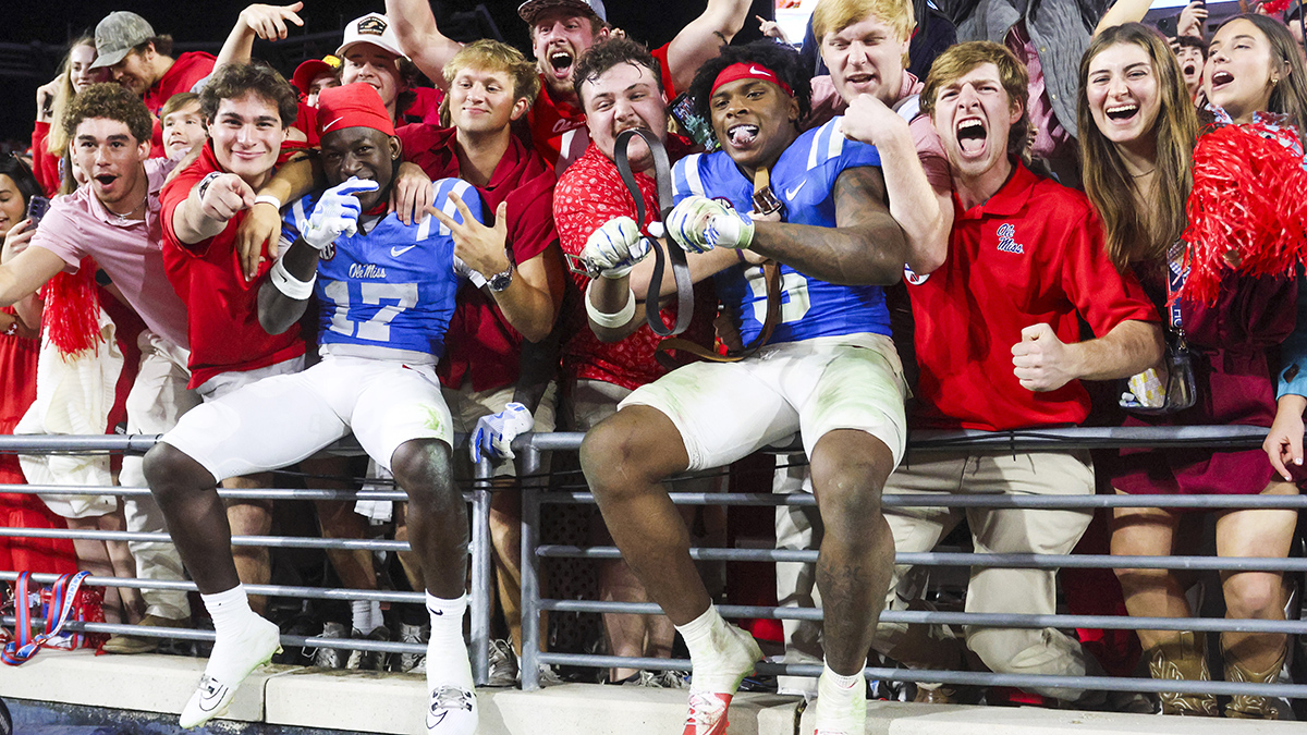 Ole Miss fans chant Pete Golding's name amid blowout of Tulane in ...