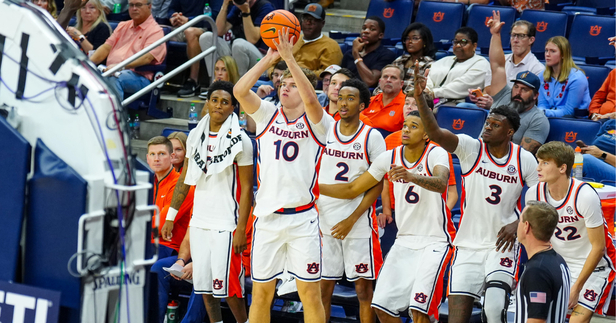 Simon Walker shines in debut with five 3-pointers - On3