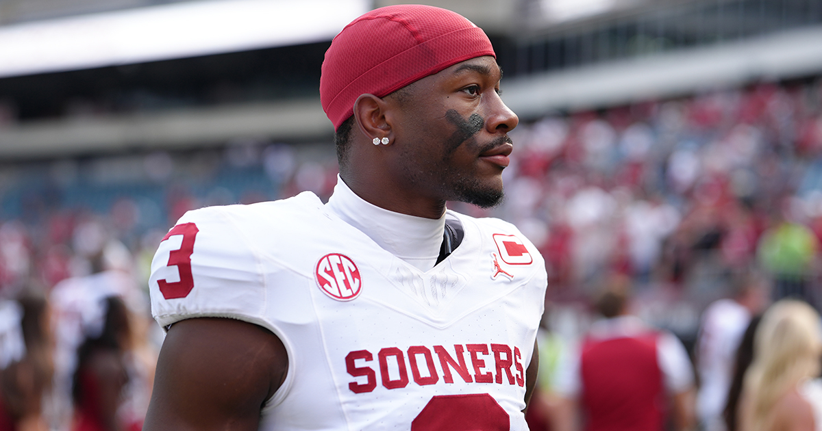 Robert Spears-Jennings injury update: Oklahoma DB heads to tent in 2nd ...